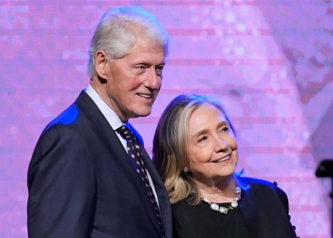 Bill y Hillary Clinton piden testificar en público ante el Congreso por ...